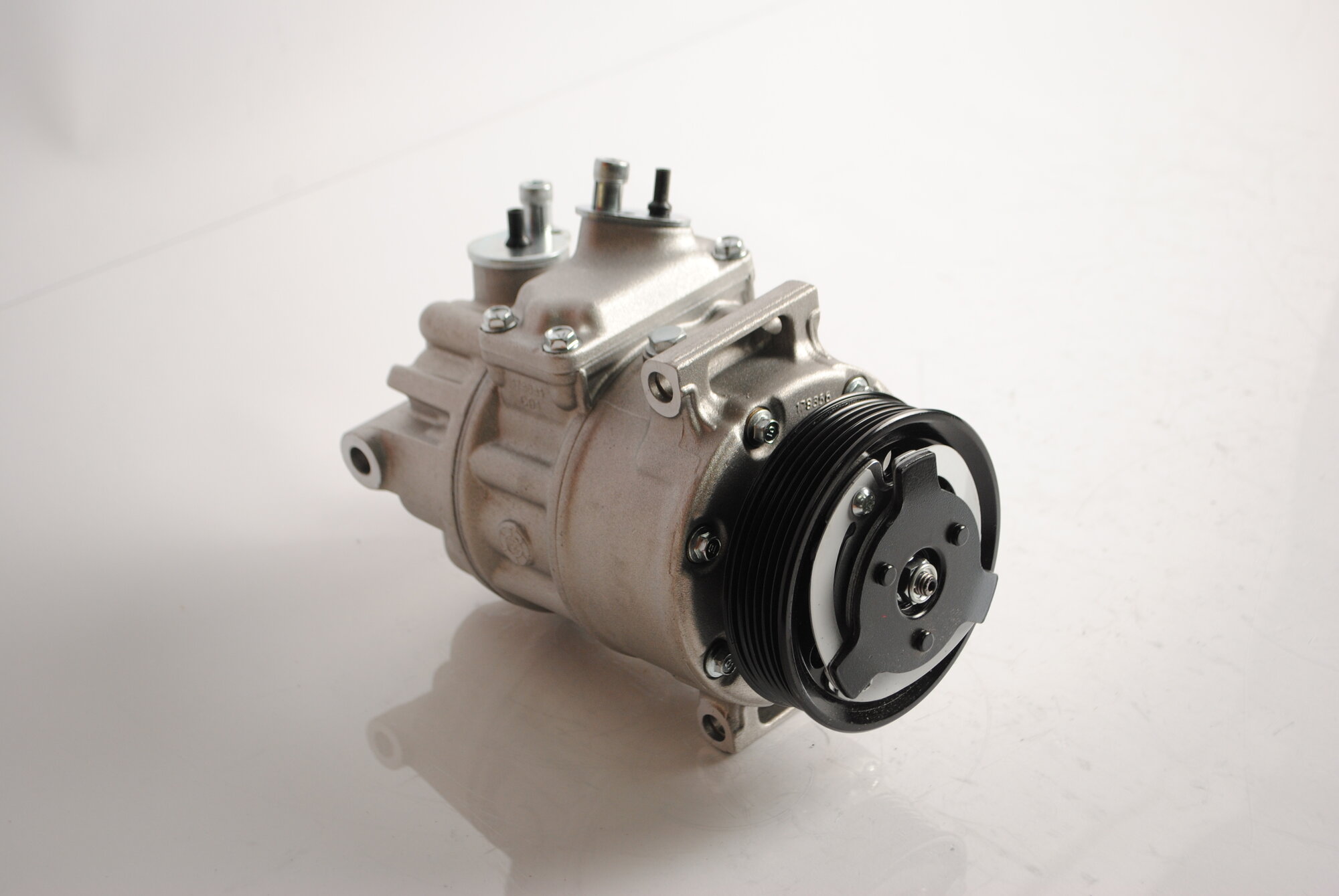 Компрессор кондиционера 1K0820803Q Powertec Volkswagen, Seat, Skoda, Audi