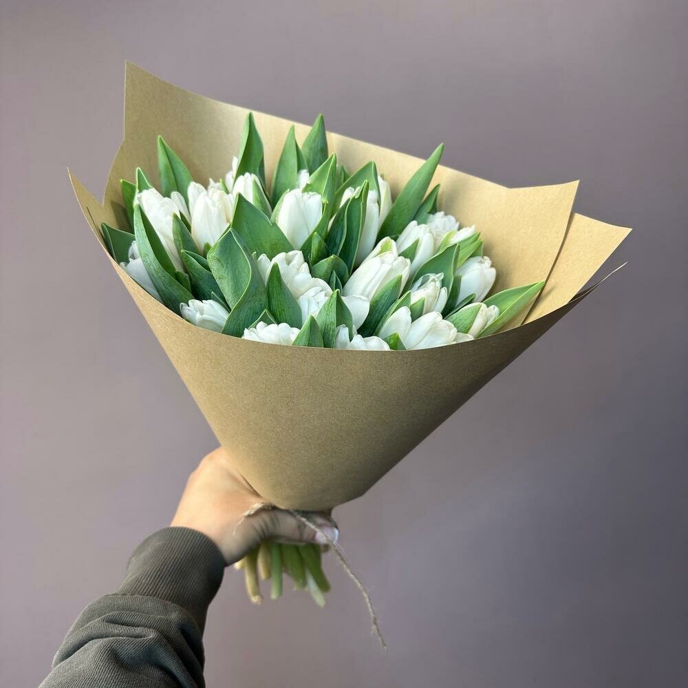 Монобукет PROTEA-Студия цветов "Тюльпан" , 25шт, белый, натуральный, в крафт упаковке