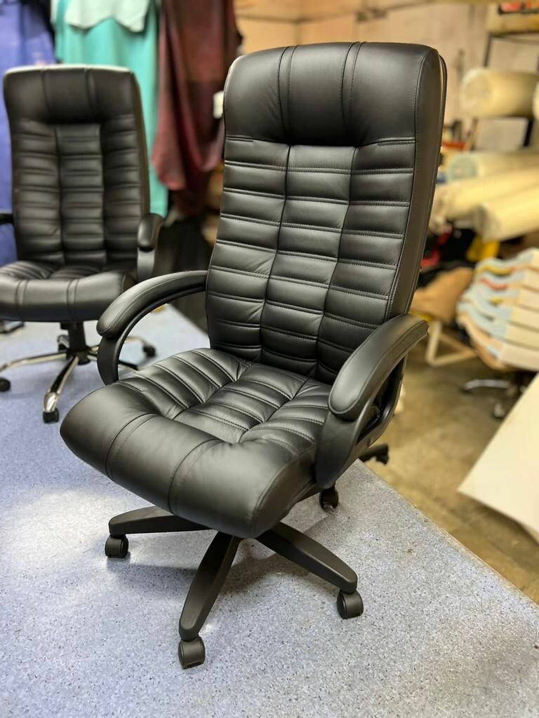 Кресло офисное Атлант /01/СШ/черное/офисное кресло