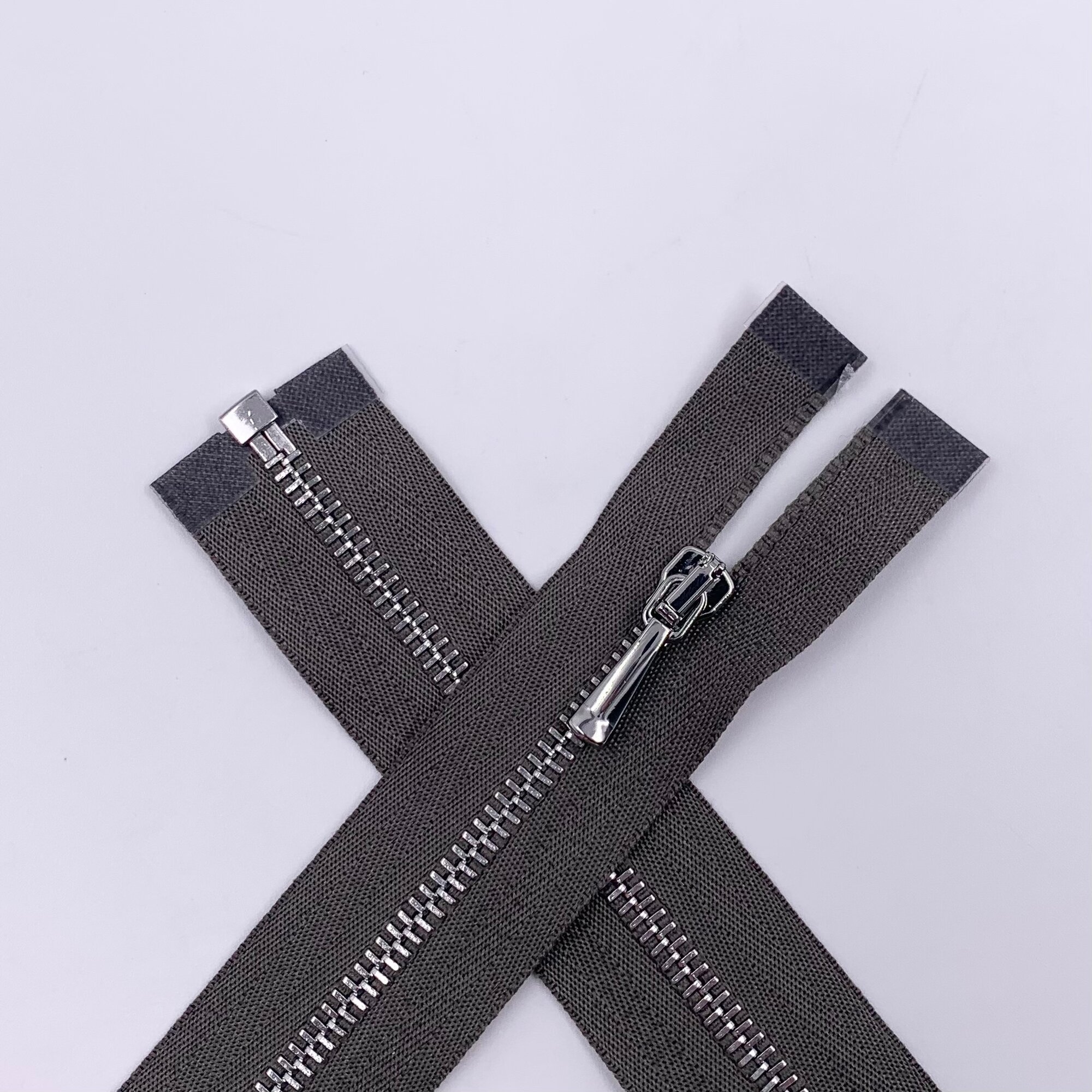 Молния металлическая темно-серая №2 60см