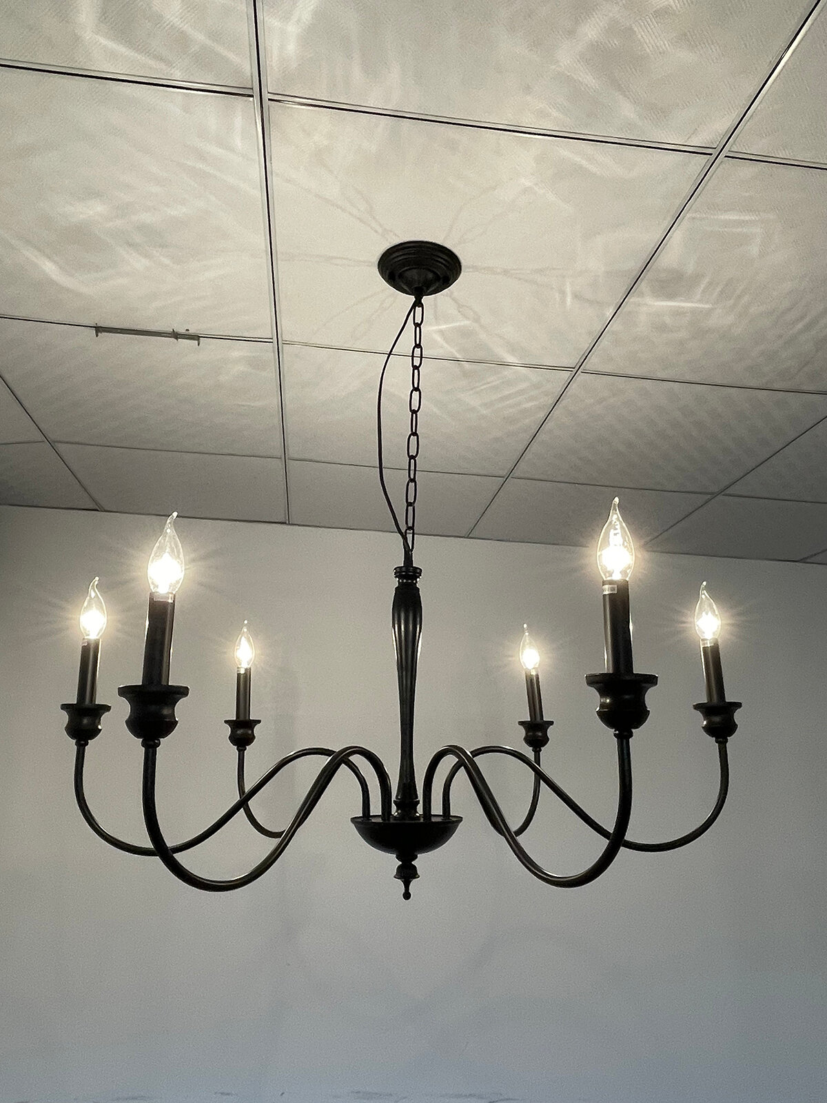 Люстра люстра в деревенском стиле с 6 лампами и свечами, черные подвесные светильники, фойе, гостиная, кухня, остров, столовая