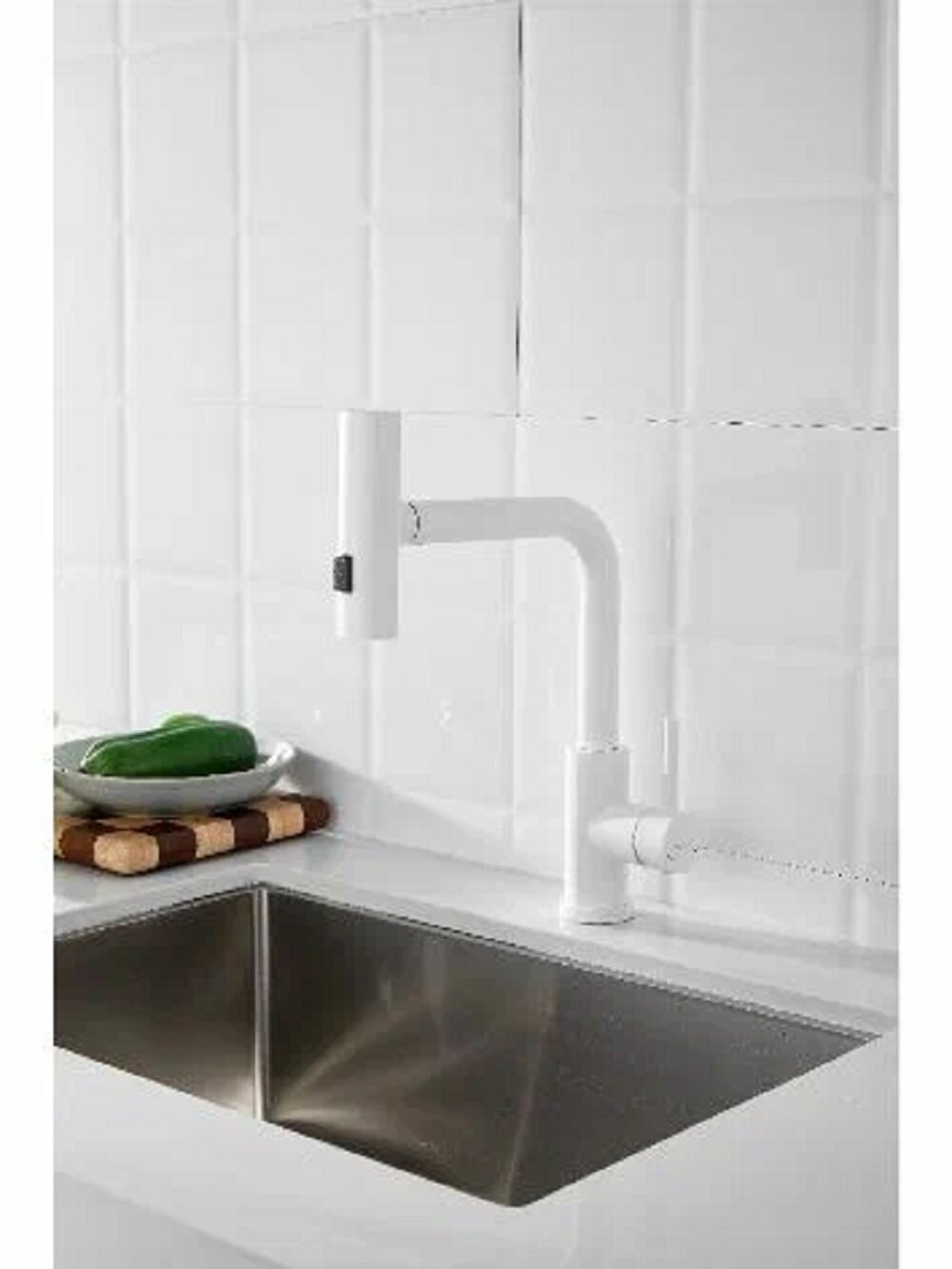 Смеситель для кухни с вытяжным многофункциональным изливом Belz B74811-8 белый