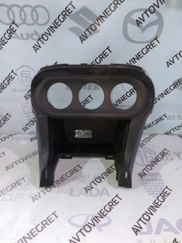 Накладка центральной консоли Mitsubishi Lancer 10 Б/У с пробегом