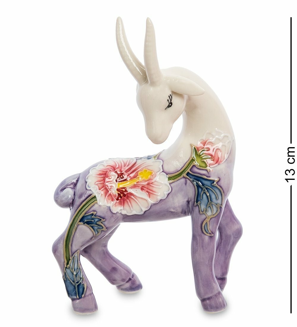 Фигурка интерьерная из фарфора 'Коза'