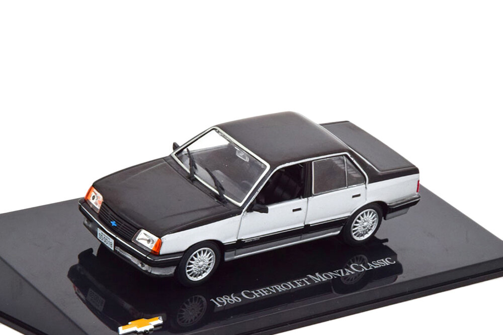 Модель коллекционная ALTAYA Chevrolet monza classic 1986 silver black