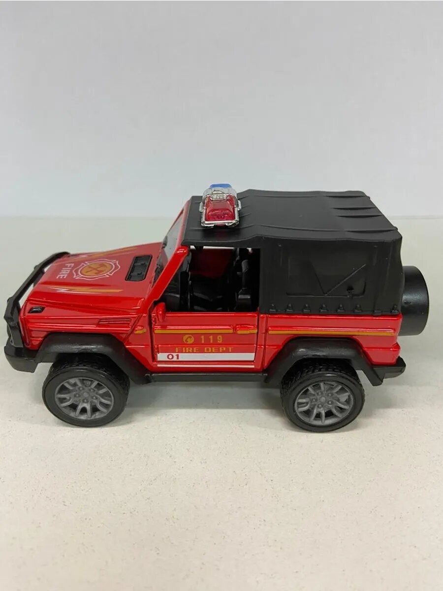 Детский масштабный внедорожник для коллекции и игры