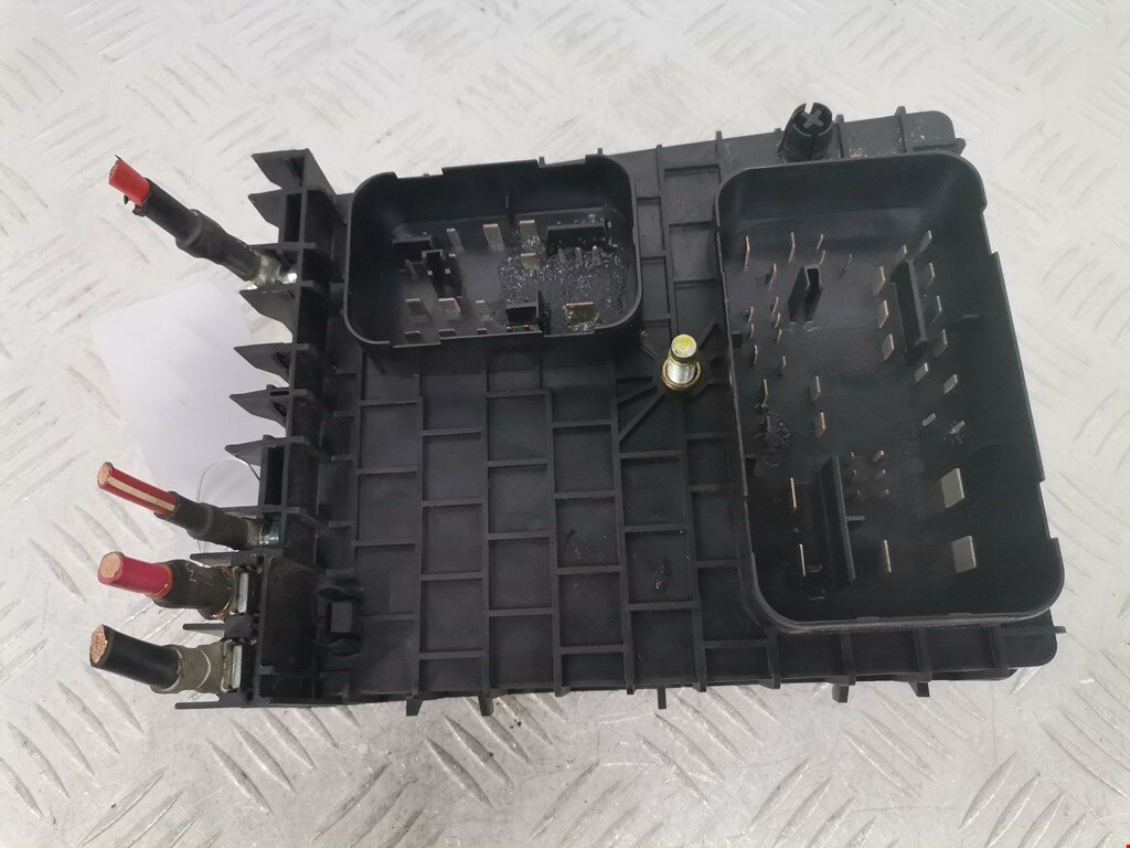 Блок предохранителей Audi A3 8P 1K0937124K арт. 1666740