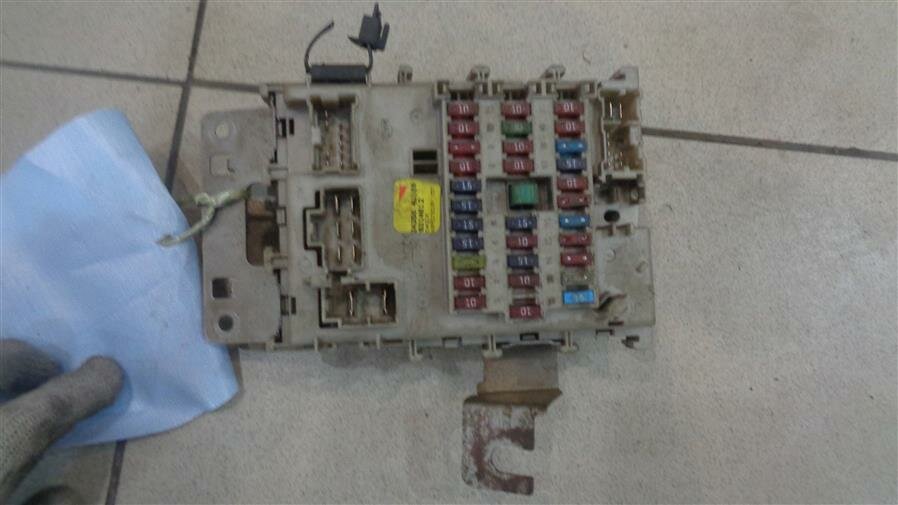 Блок предохранителей подкапотный от Nissan Almera Tino 2000-2006