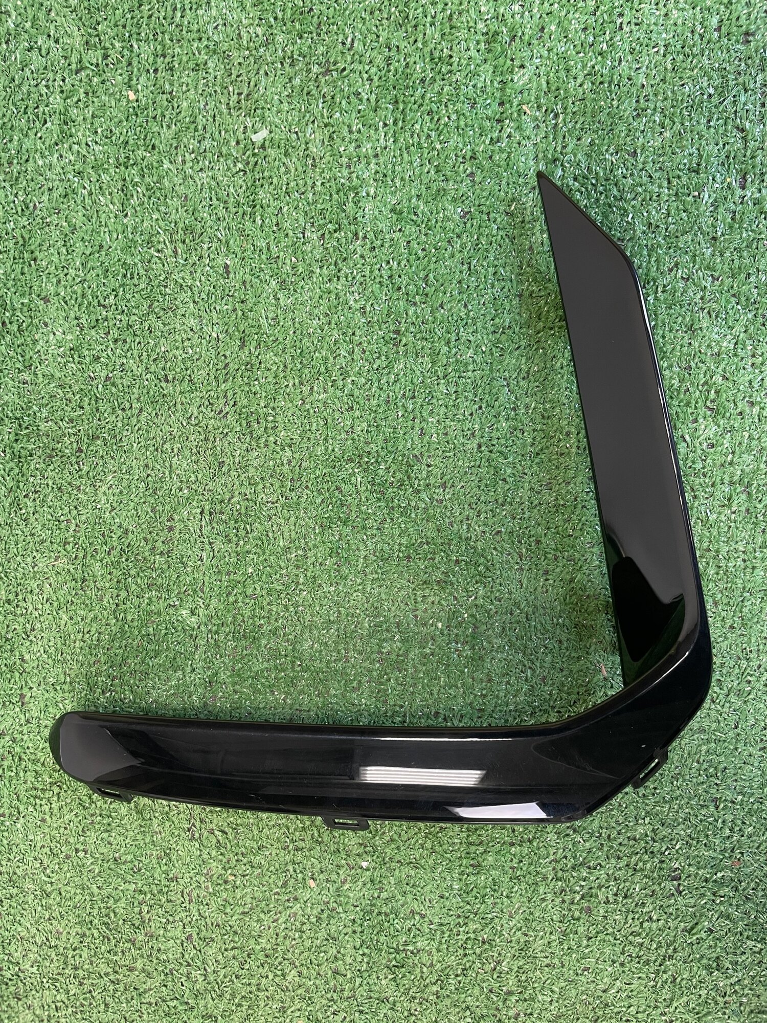 GEELY Молдинг переднего бампера правый Geely Coolray рестайлинг 6010207400