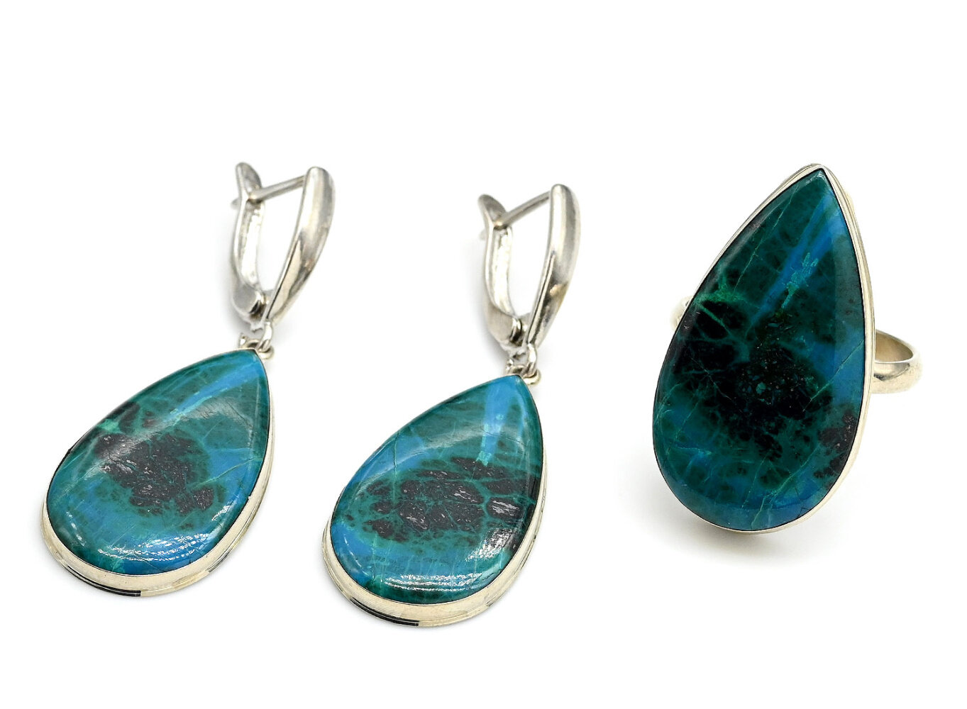 Комплект бижутерии: кольцо, серьги, хризоколла