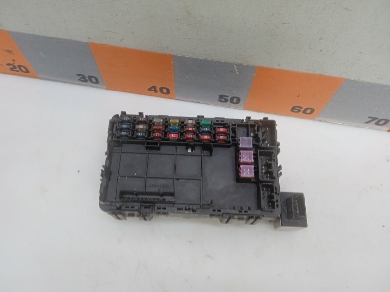 Б/У Тойота Матрикс Е130 Блок предохранителей Toyota Matrix 2002 271361 TOYOTA арт. 8264101040