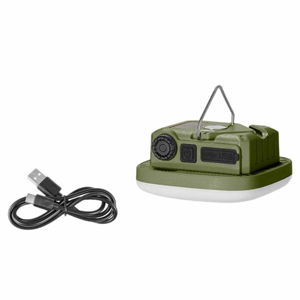 Три вида источников света - фонари для кемпинга, зеленые, небольшого квадратного сечения