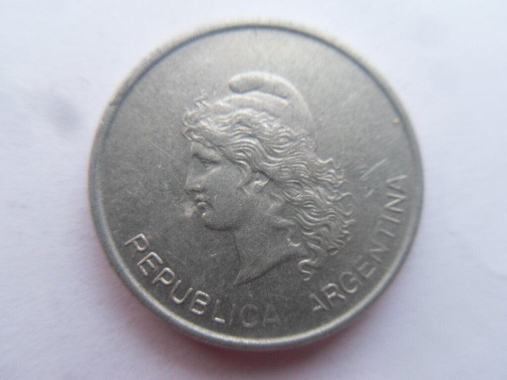Монета Аргентина 50 сентаво 1983