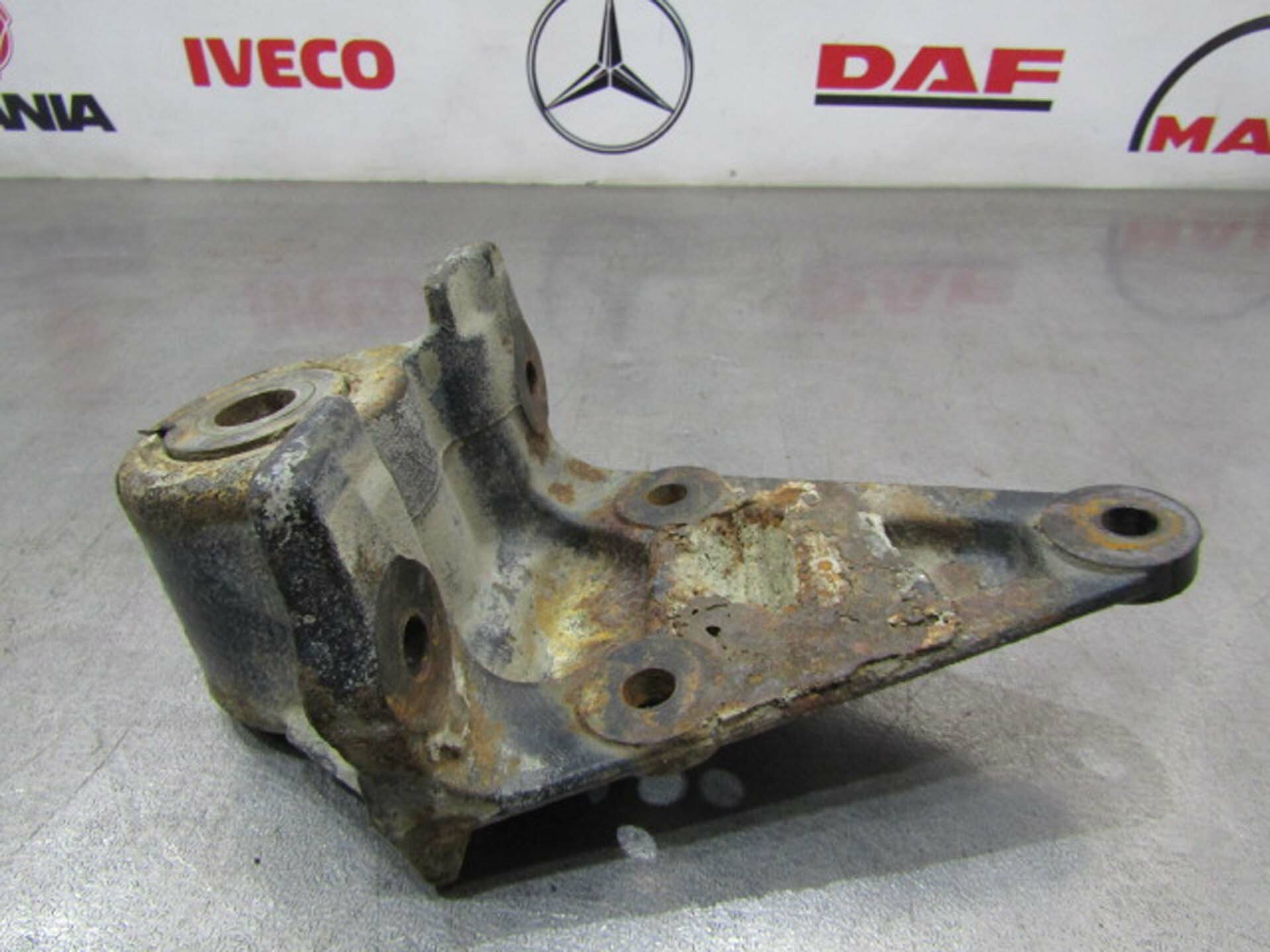 Кронштейн крепления передней рессоры задний MAN TGA, TGS, TGX