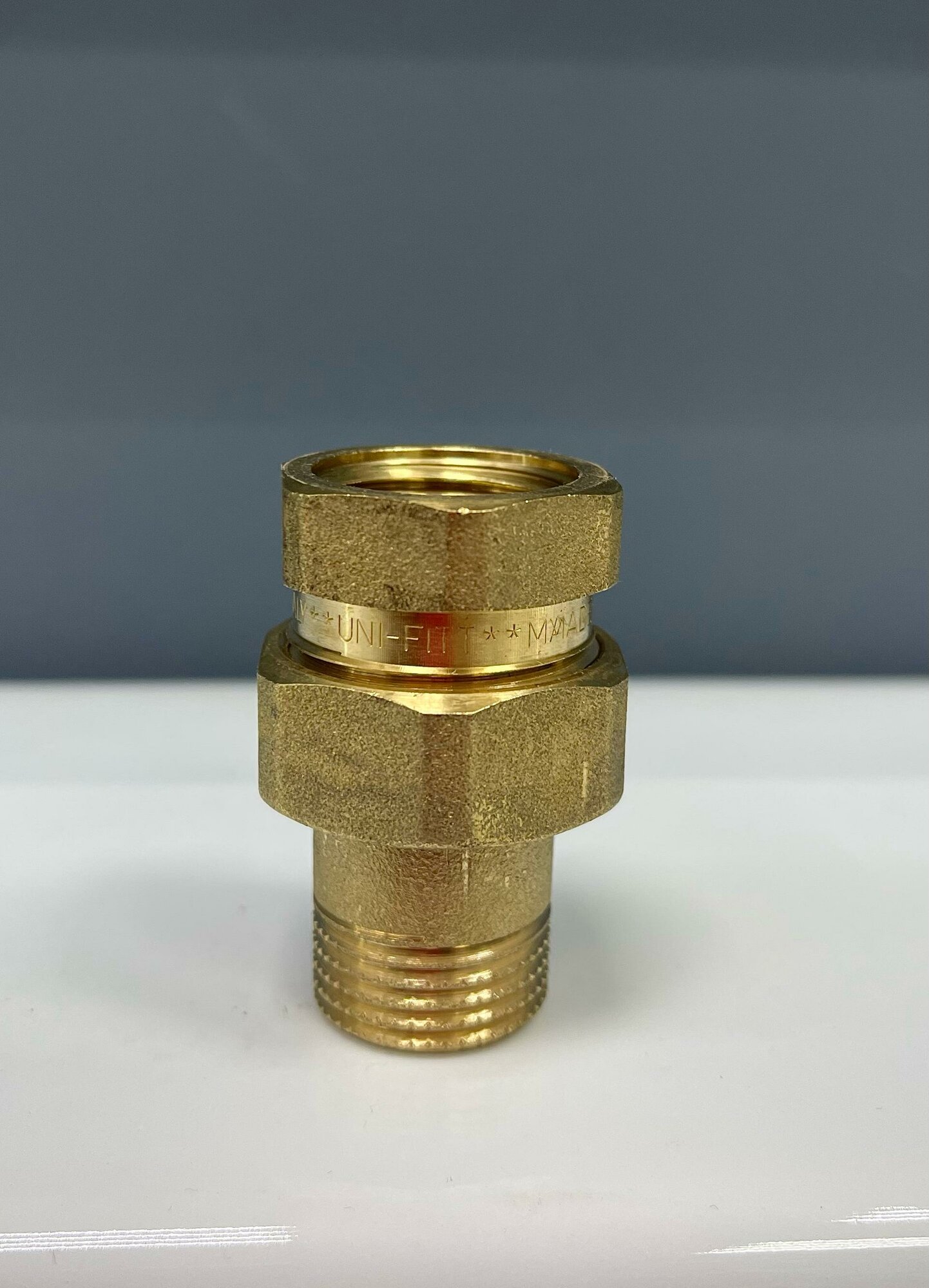 Разъемное соединение прямое НВ 1/2" с плоской прокладкой, латунь