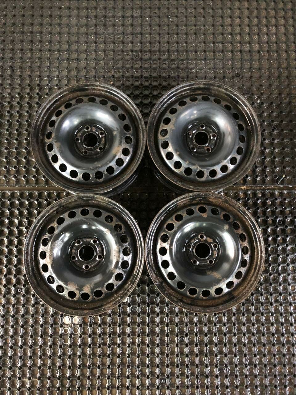 Колесные диски Штампованные 16x6.5 PCD 5x105 D56.6 ET38 (оригинал)