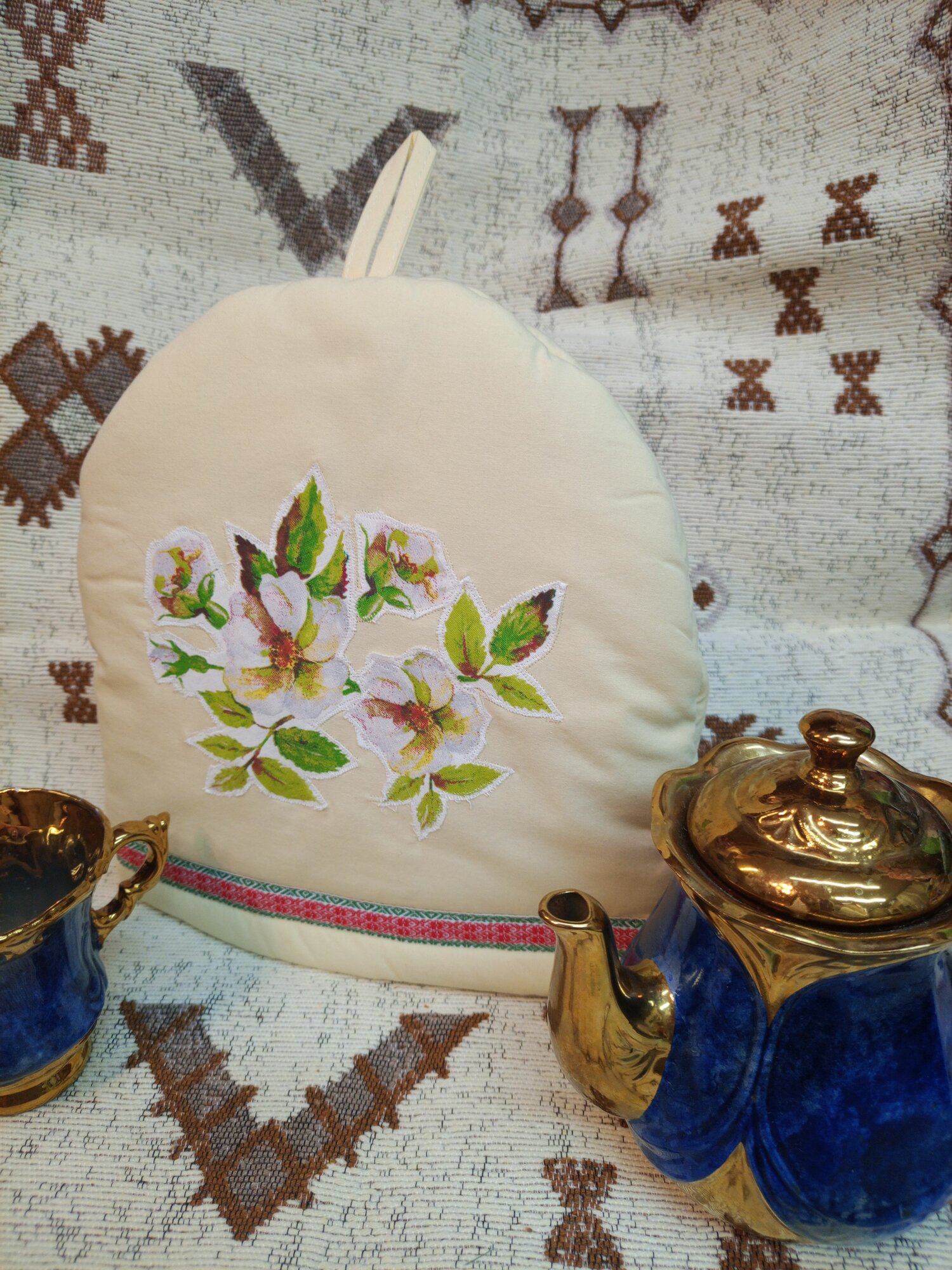 Грелка на чайник "Дикая роза" хлопок 27х28 см.