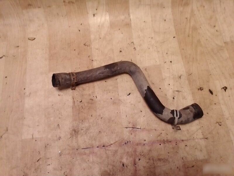 Патрубок радиатора Ford Focus 2 купе 1.8 qqdb 2008 Б/У с пробегом