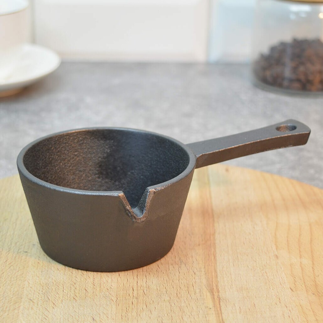 Кокотница 170мл чугунная с длинной ручкой, индукционное дно, равномерный прогрев, черный, прочный, сохраняет тепло до 2ч