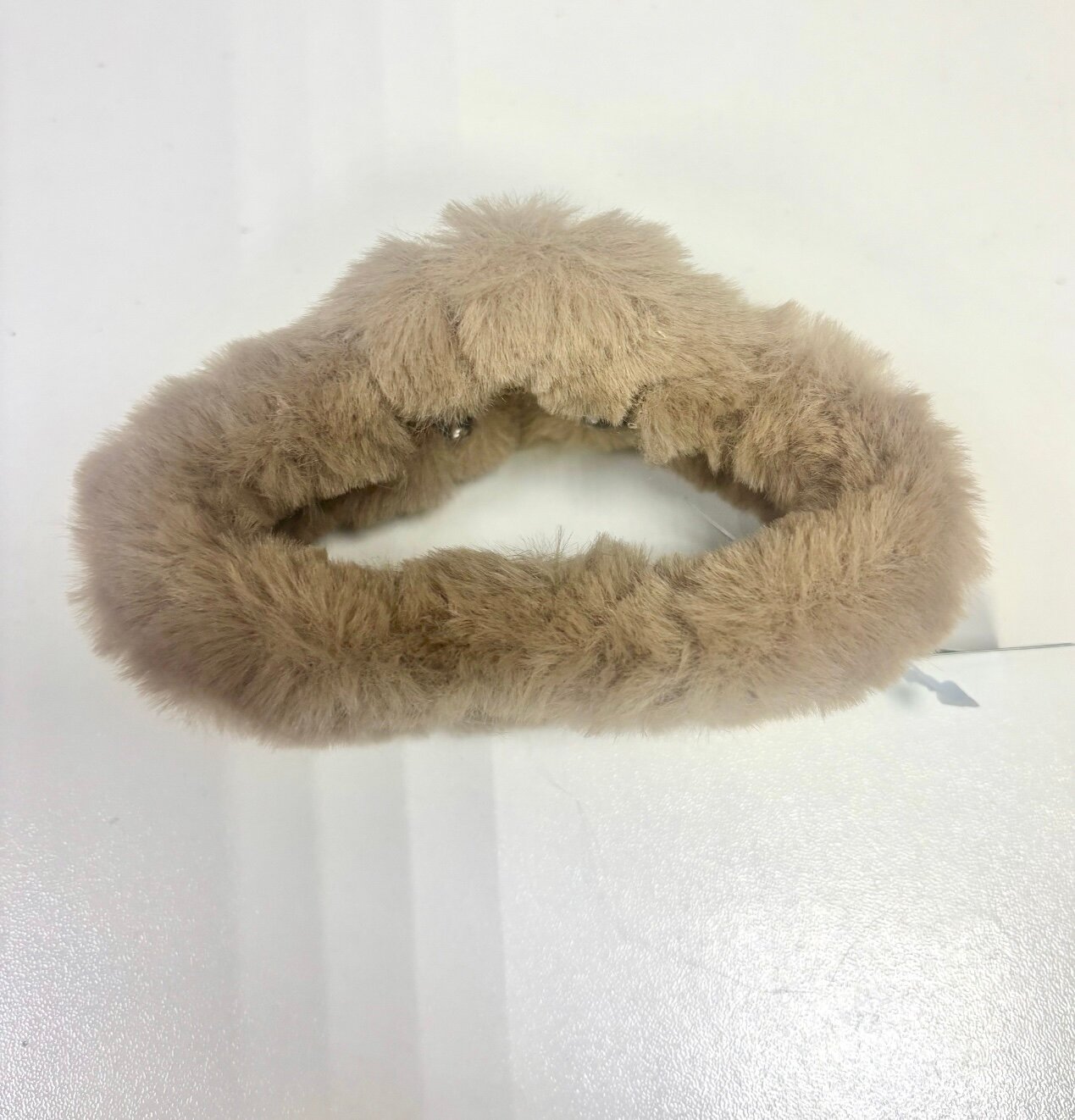 Краб для волос пушистый 13см. Меховая заколка для волос, цвет коричневый