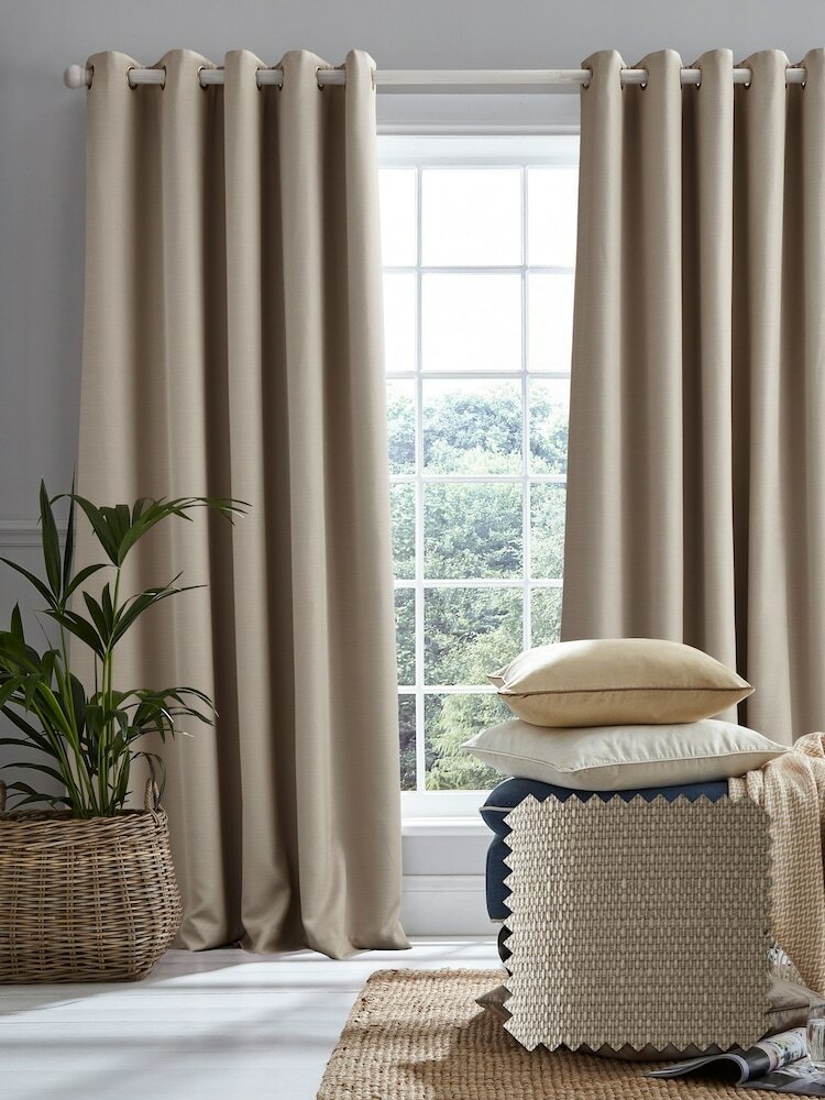 Шторы плотные Laura Ashley Stephanie с люверсами, размер 167х182 см, цвет бежевый, U71-450_1