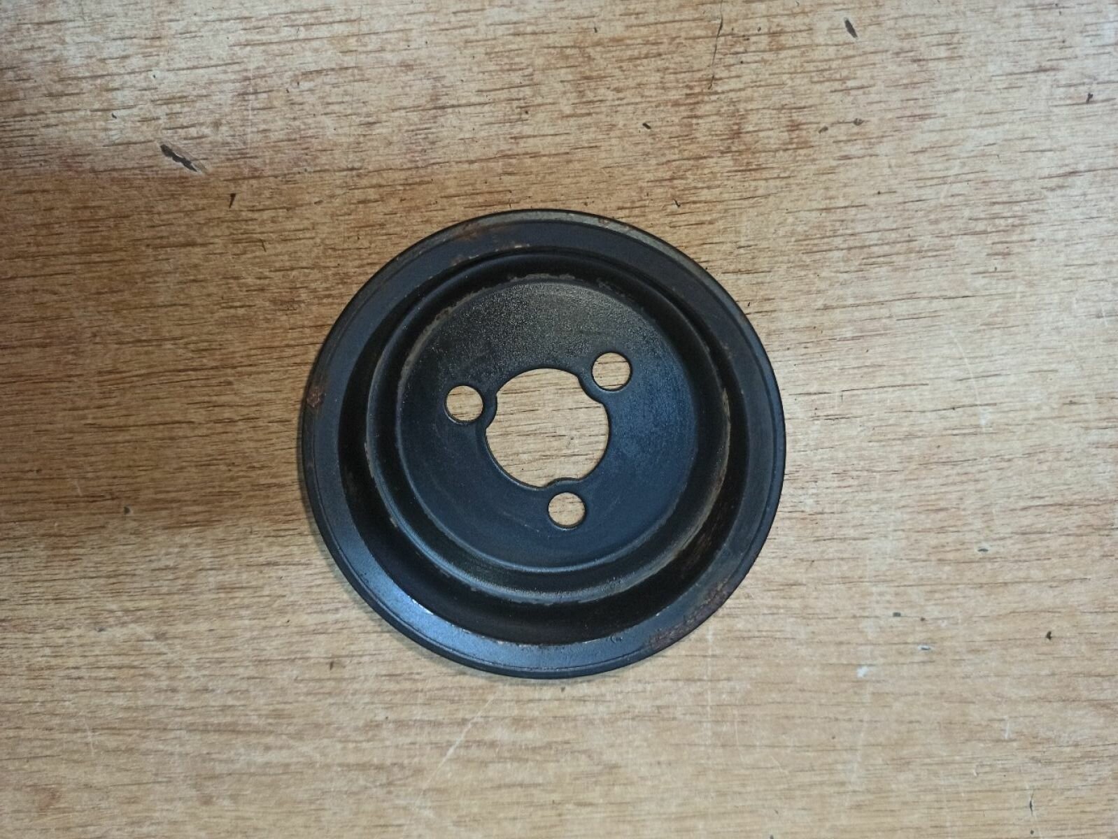 Шкив помпы VAG 1.2 CBZ Volkswagen Golf SK Octavia 03F121031A