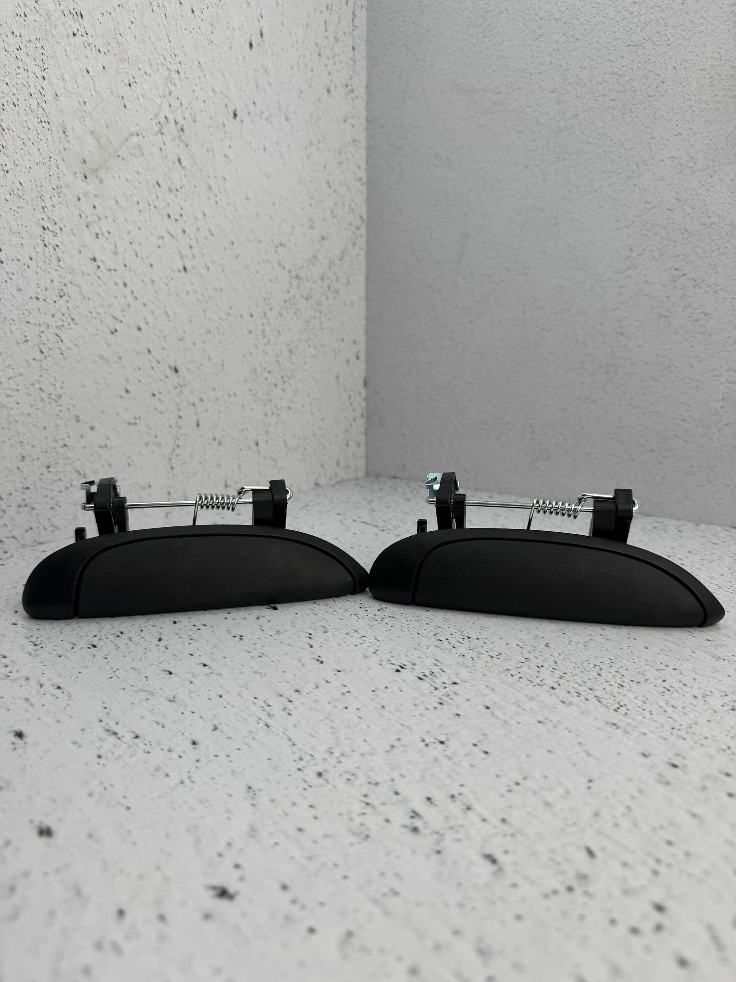 7700426087 Ручки внешние правые 2 штуки. Передняя / задняя. Renault Logan, Lada Largus.