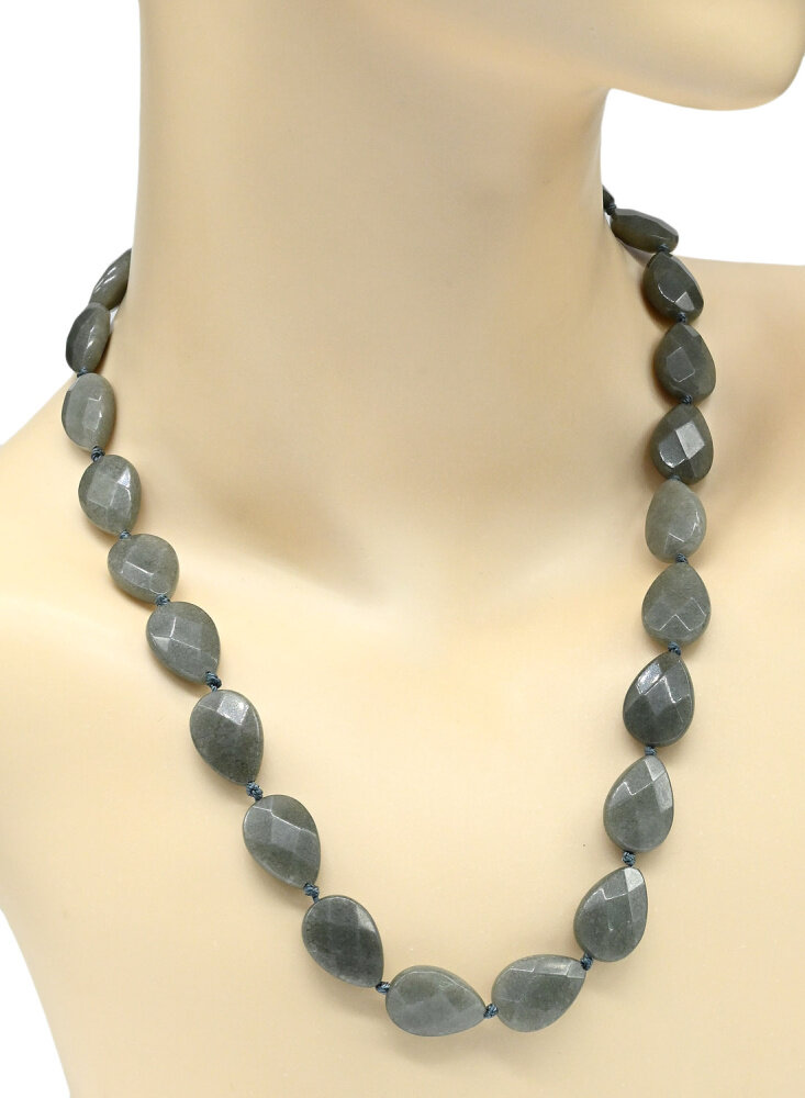 Бусы, лабрадорит