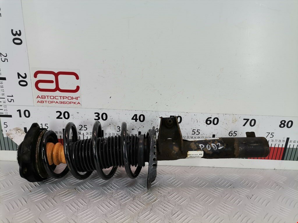 Стойка амортизатора переднего правого Volkswagen Jetta 6 5C0413031AQ арт. 1568909