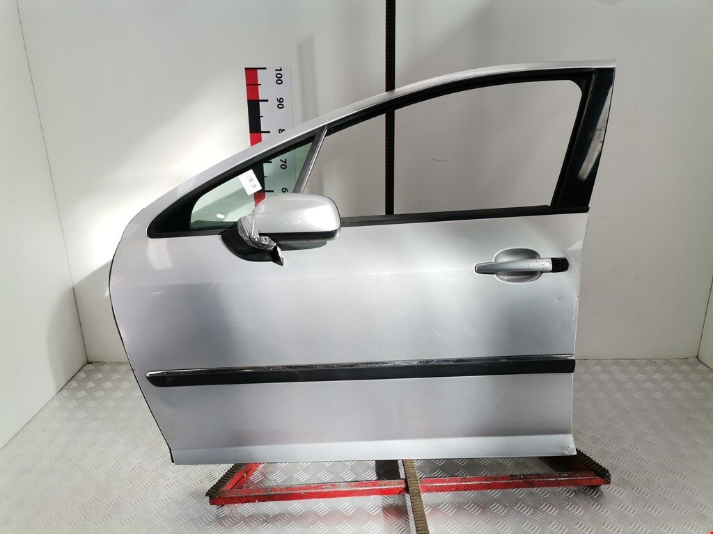 Дверь передняя левая Peugeot 407 9002X3 арт. 1444748