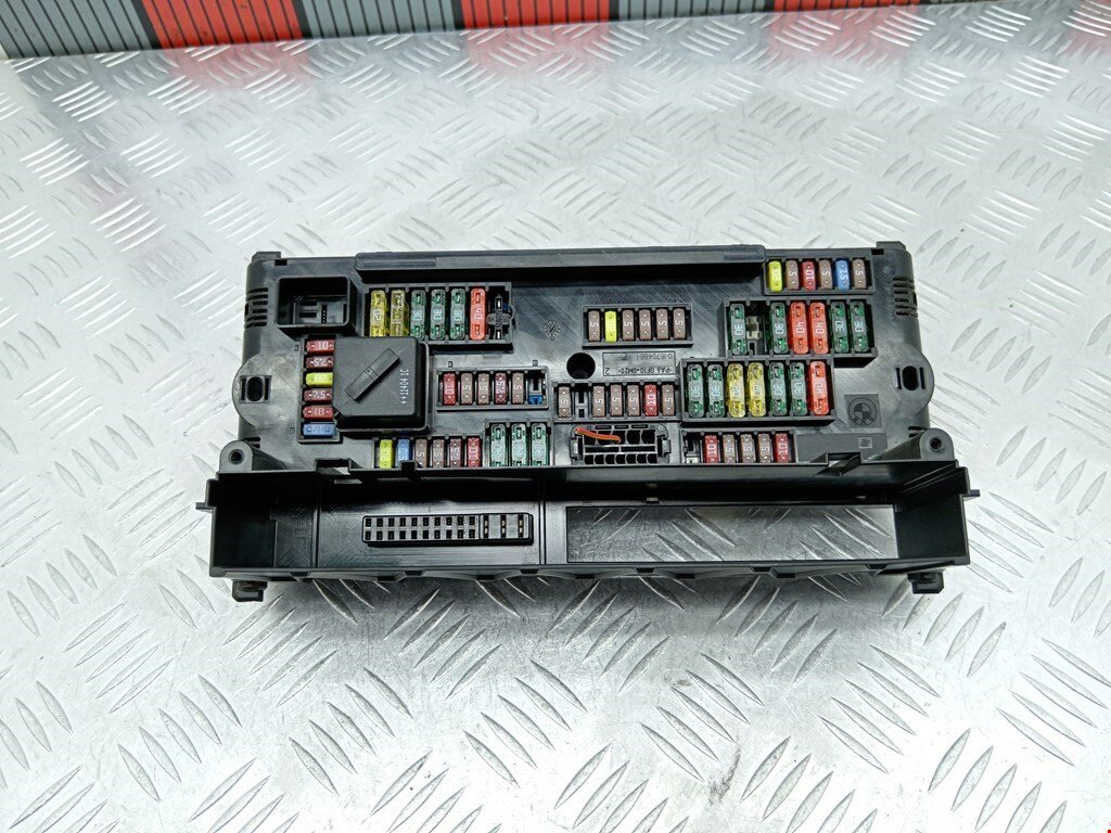 Блок предохранителей BMW 5-Series (F07/F10/F11/F18) 61149210862 арт. 1771614