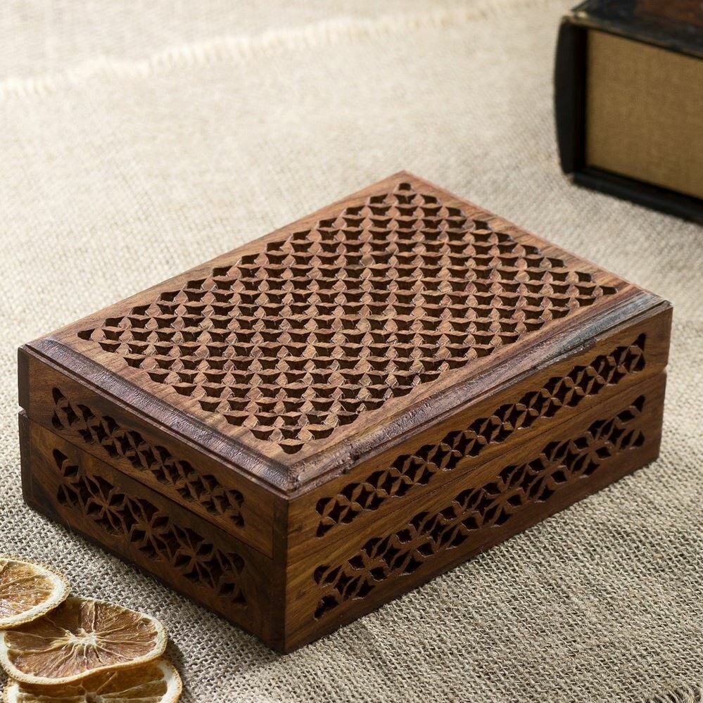 Шкатулка дерево "Резная" 18х13х6 см