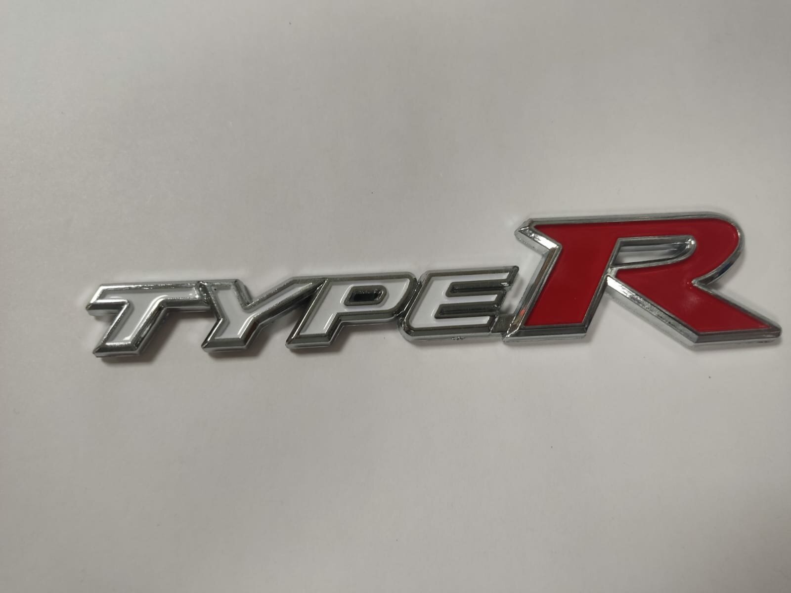 Шильдик Typer R, пластик/углепластик, матовый, белый, для багажника и кузова, 14см