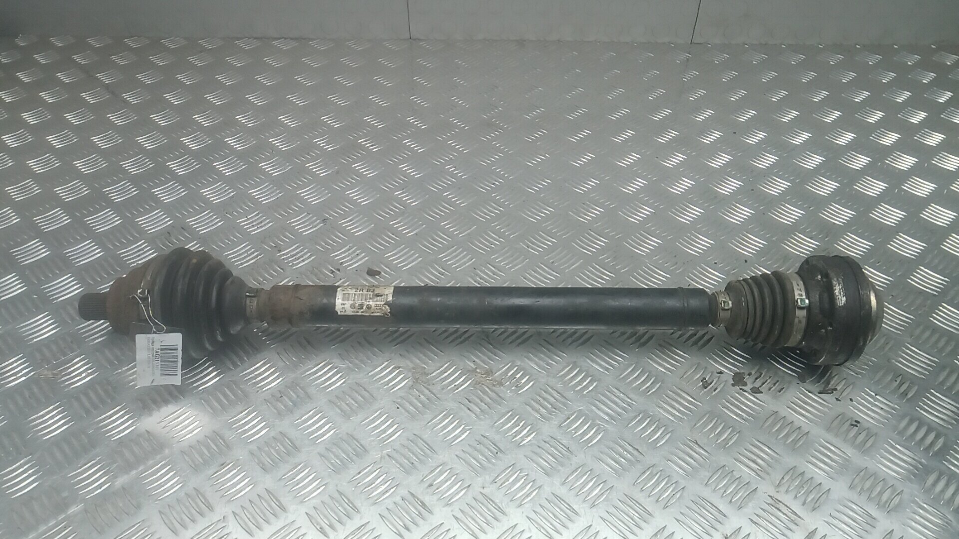 Привод передний правый VOLKSWAGEN PASSAT B7, Номер 1K0407272RB, 1K0407764LX