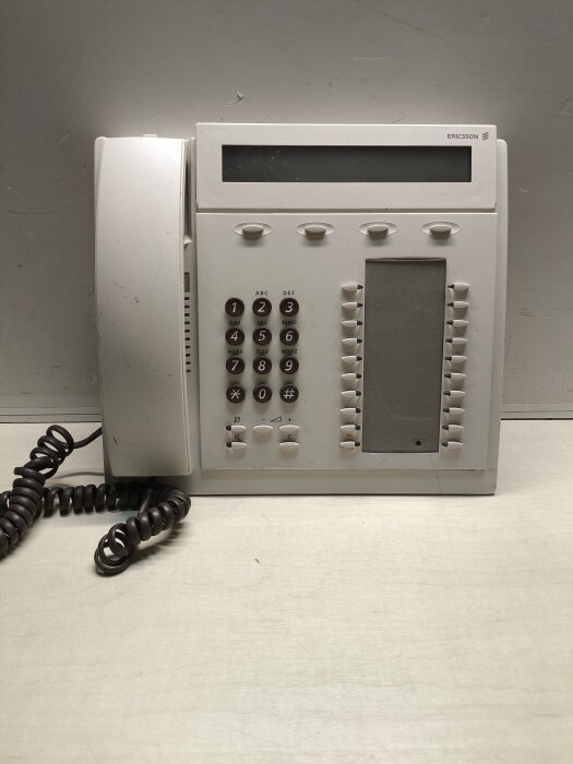 Цифровой телефон Ericsson Dialog 3213 EXECUTIVE