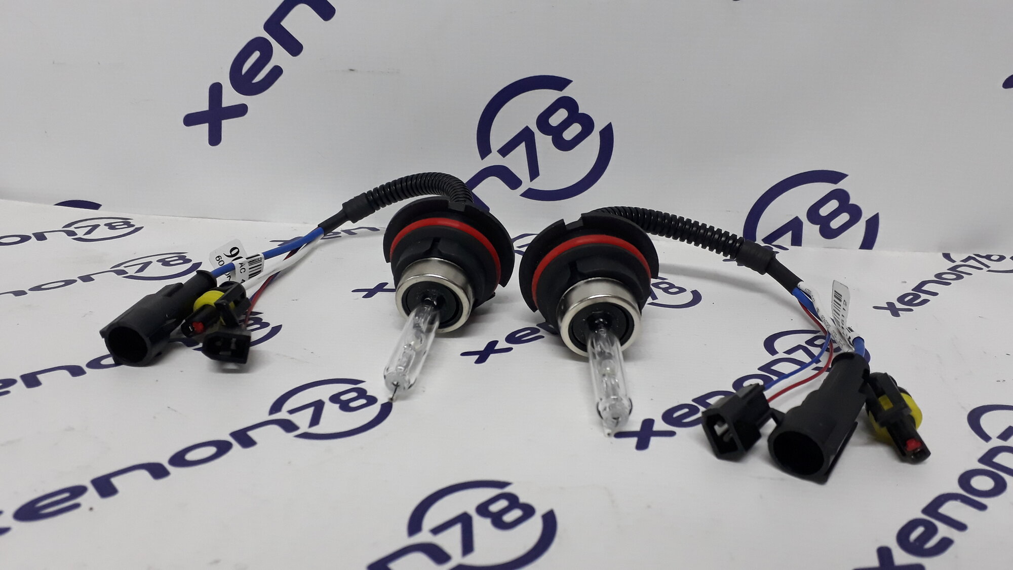 Биксеноновые лампы HB5 (9007) / HB1 (9004) TH 6000K 35W Ближний + дальний (холодно - белый свет, AMP - разъемы) - 2 шт.