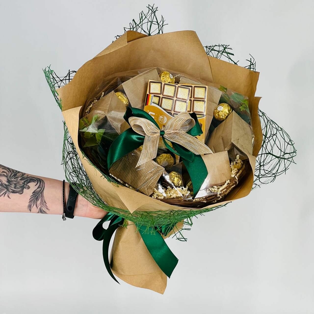 Букет из кофе и шоколада