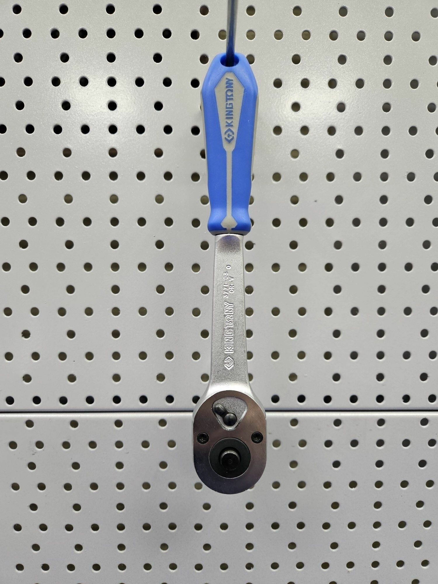 Трещотка для автосервиса 3/8", 200 мм, 32 зубца, флажковая с кнопкой, фиксатор KING TONY