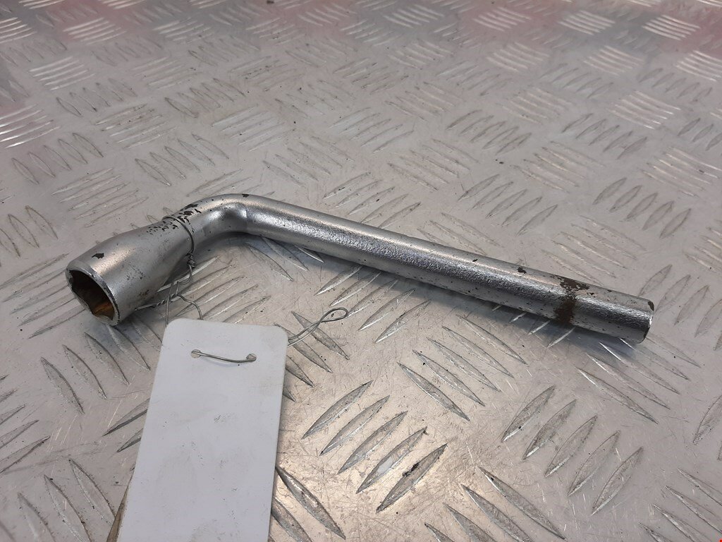 Ключ баллонный Renault Clio 2 8200547534 арт. 941989