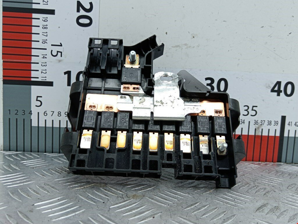 Блок предохранителей BMW 5-Series (F07/F10/F11/F18) 61149210862 арт. 1803071