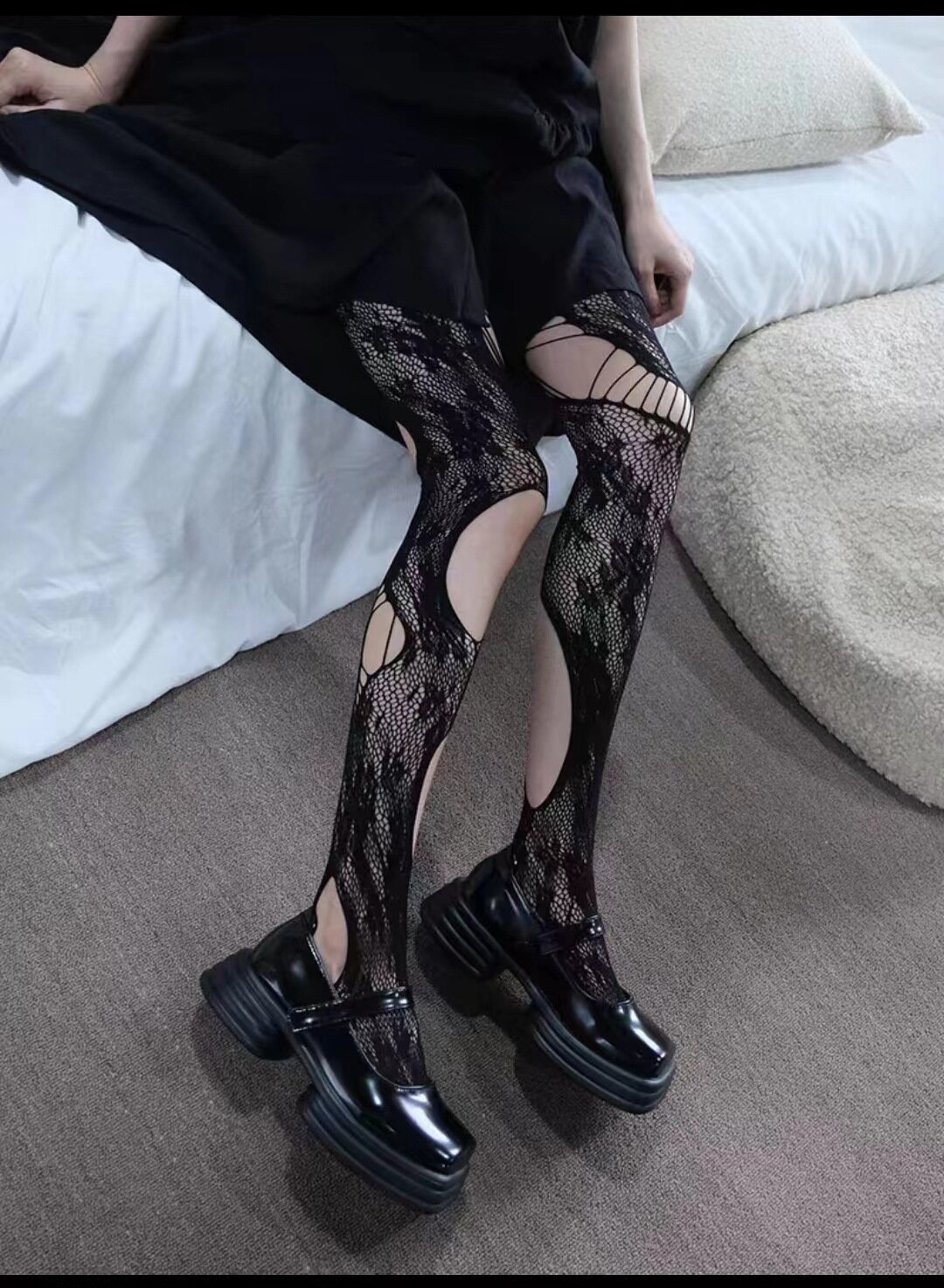 Колготки Millenium Hot Girl, с рваными дырками и розами, черный шелк