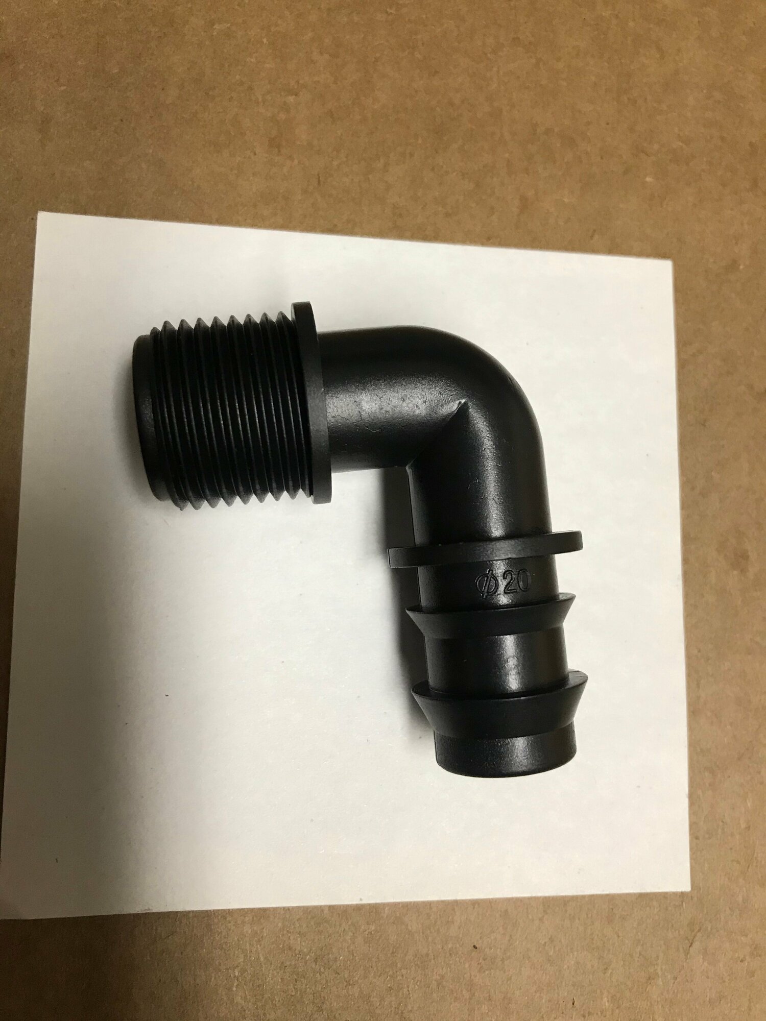 Фитинг-уголок для трубки 20мм х 3/4"нар (EC022034) 20шт
