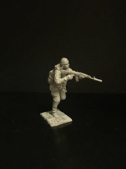 5025 ВИМ ВС ДНР, боец бегущий в атаку в "бондане" 1/35