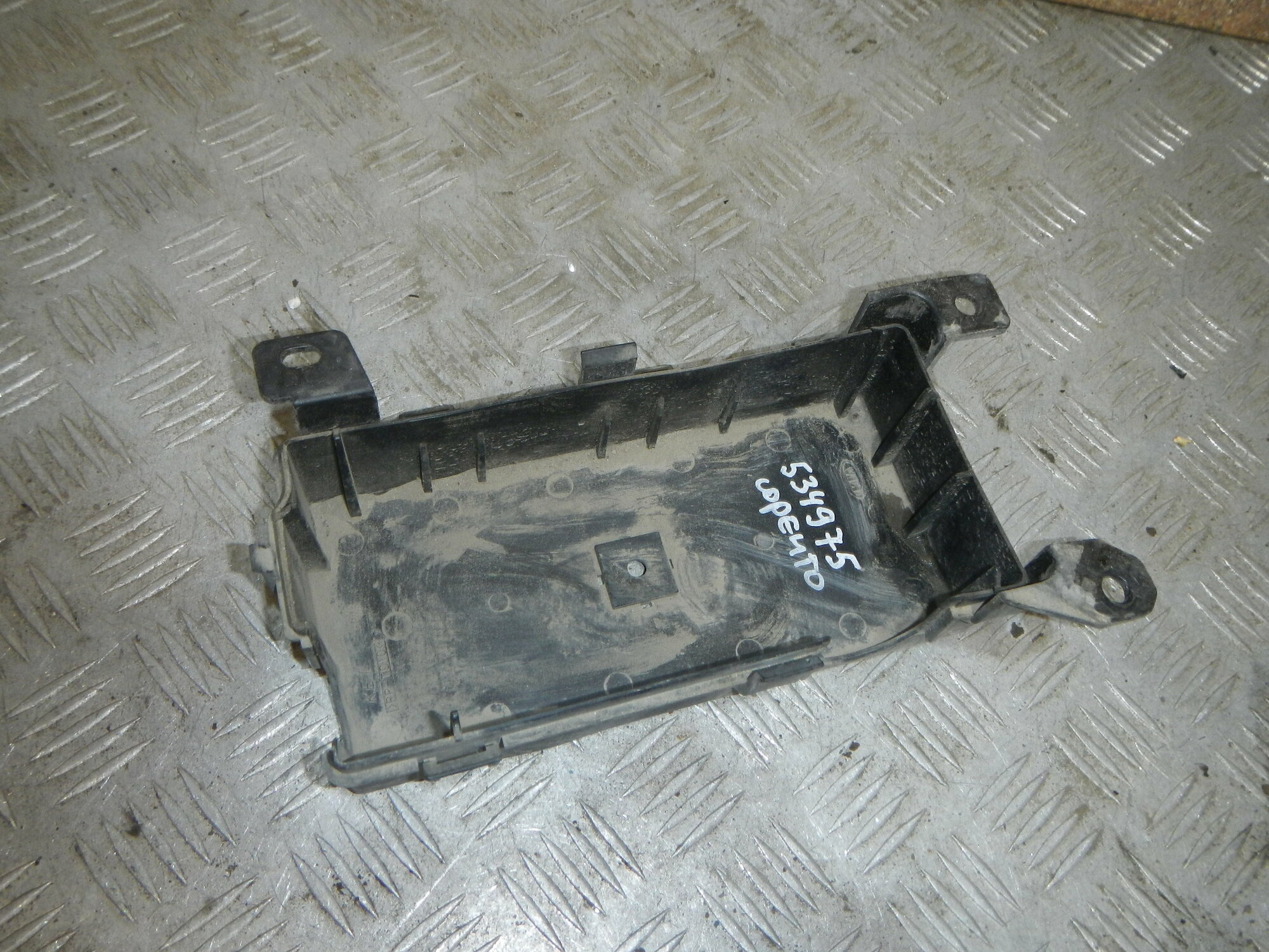 Б/У Корпус блока предохранителей, KIA (Киа)-SORENTO (03-09) KIA SORENTO (03-09) Нижняя часть моторного. Без повреждений. ...