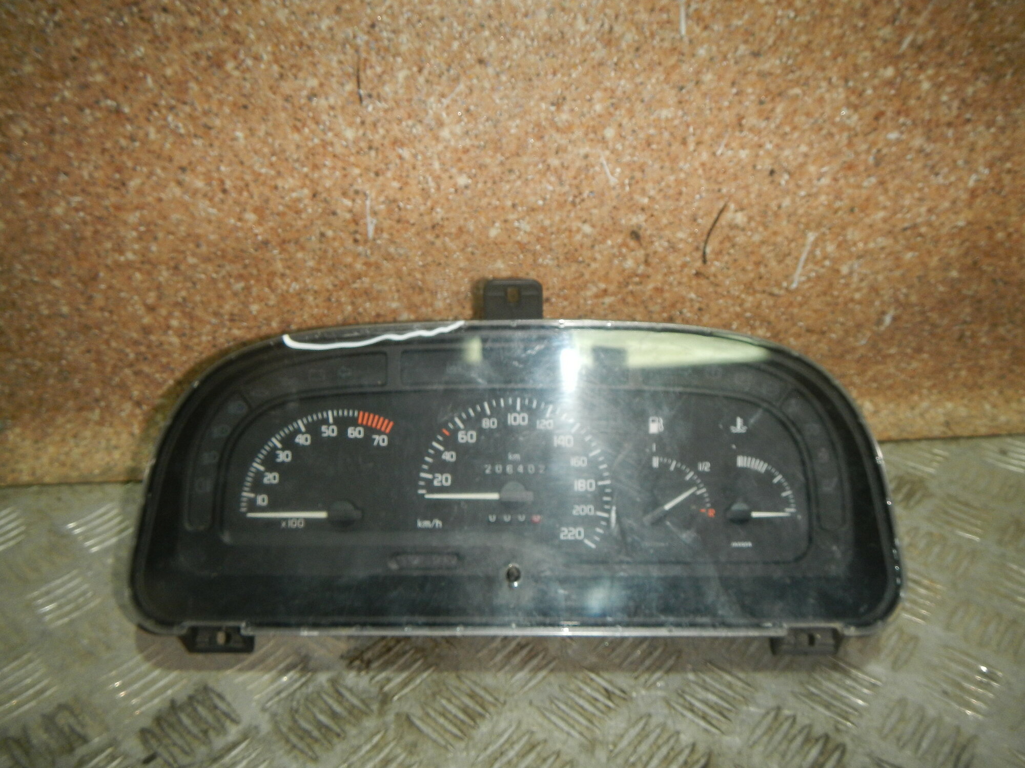 Б/У Панель приборов, Renault (Рено)-LAGUNA II (01-08) RENAULT LAGUNA II (01-08) Трещина на стекле10см,царапины 349807 RE...