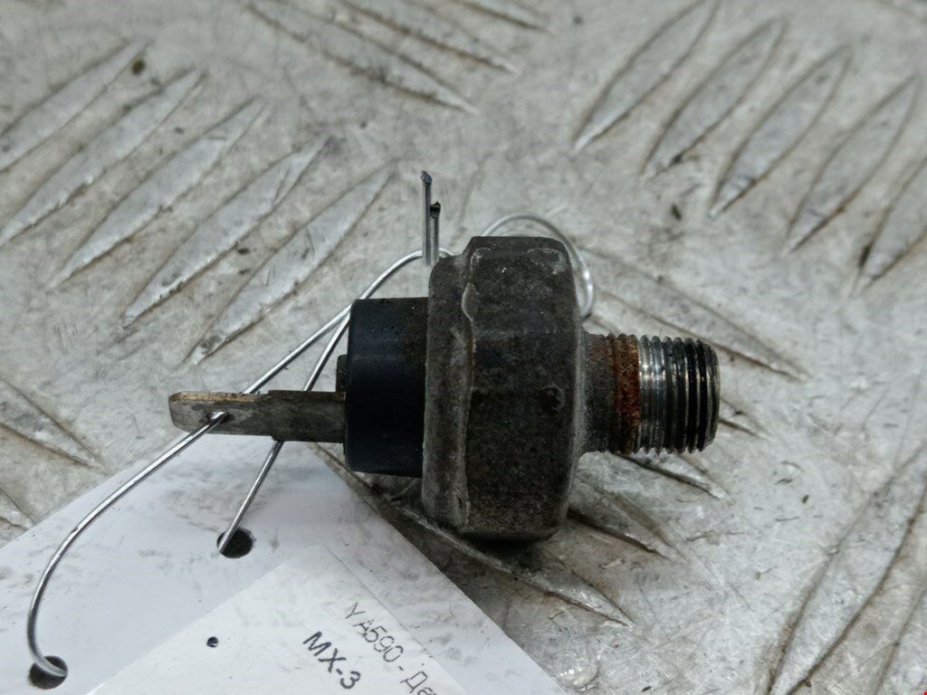 Датчик давления масла Mazda Premacy B36718501B арт. 2201044