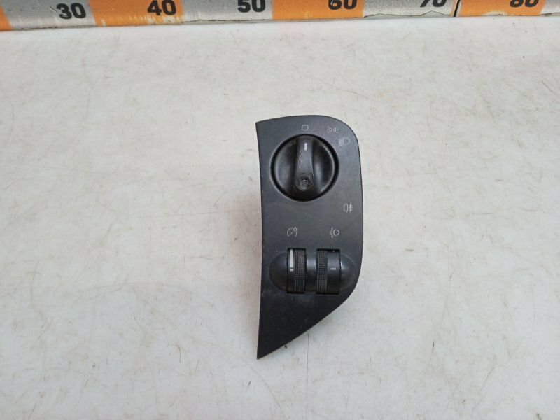 Б/У Переключатель света фар Volkswagen polo 1998 3 376050 VAG арт. 6N941531M