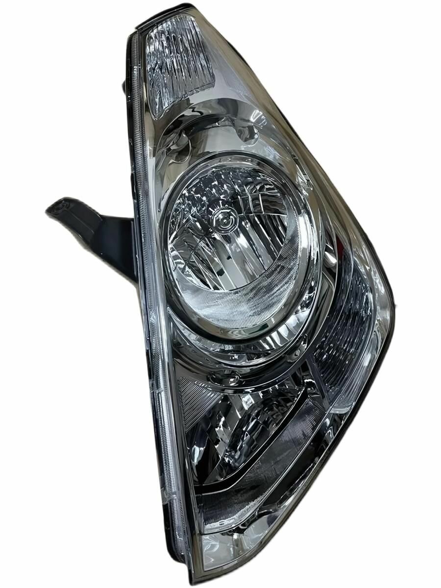 Фара фонарь поворотник левая Hyundai Grand Starex H-1 921014H020