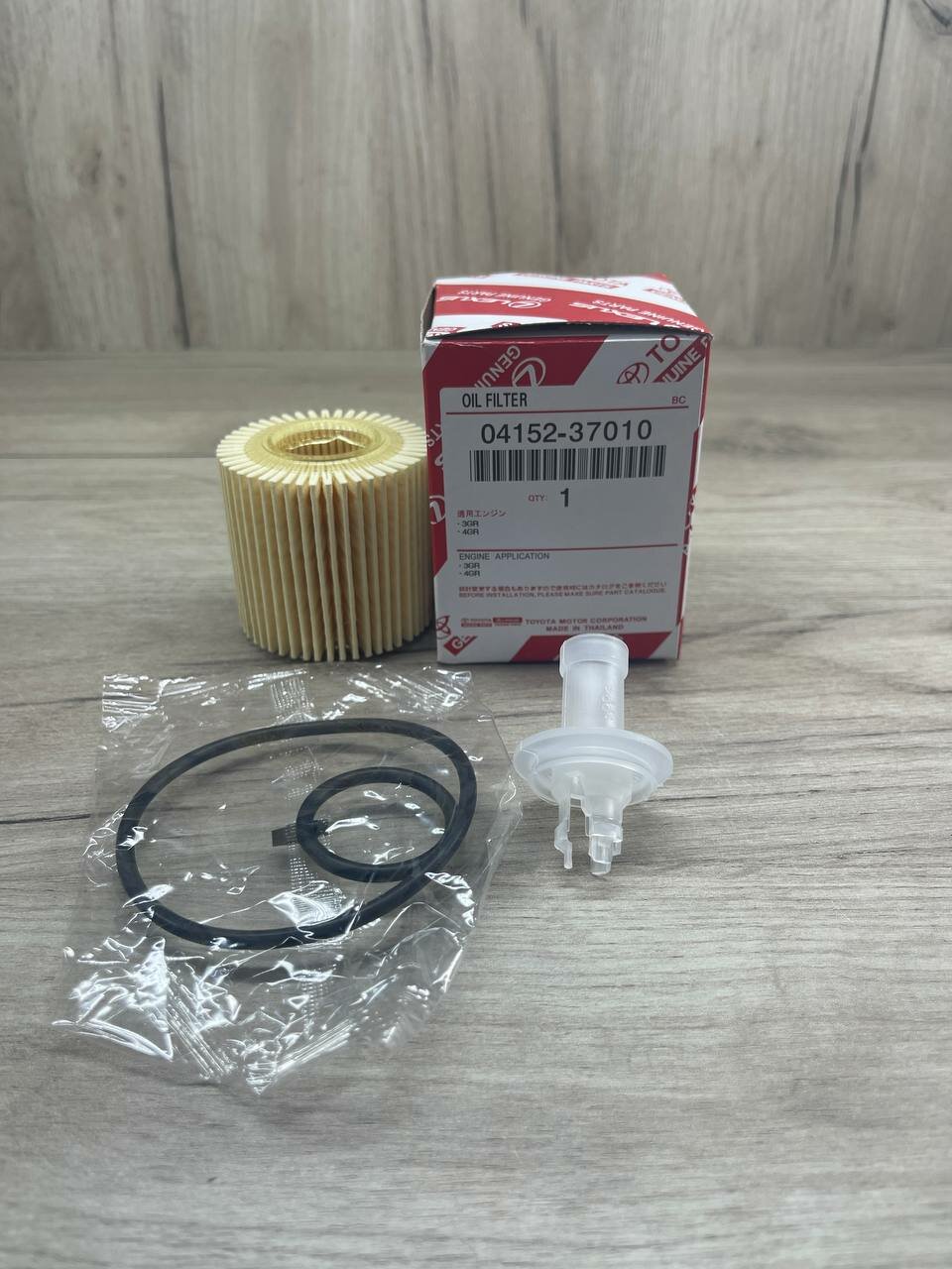 Масляный фильтр Toyota/ Lexsus арт. 04152-37010, 1 штука.