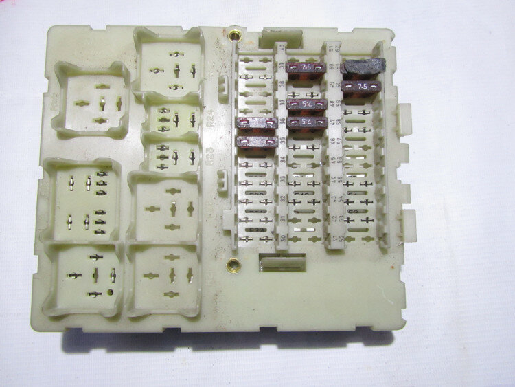 Блок предохранителей салонный 98AG14A073GC 518265400 1090513 Форд Фокус 1 FF133 с 1998 по 2004г